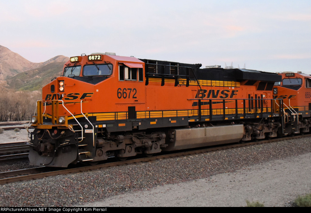 BNSF 6672